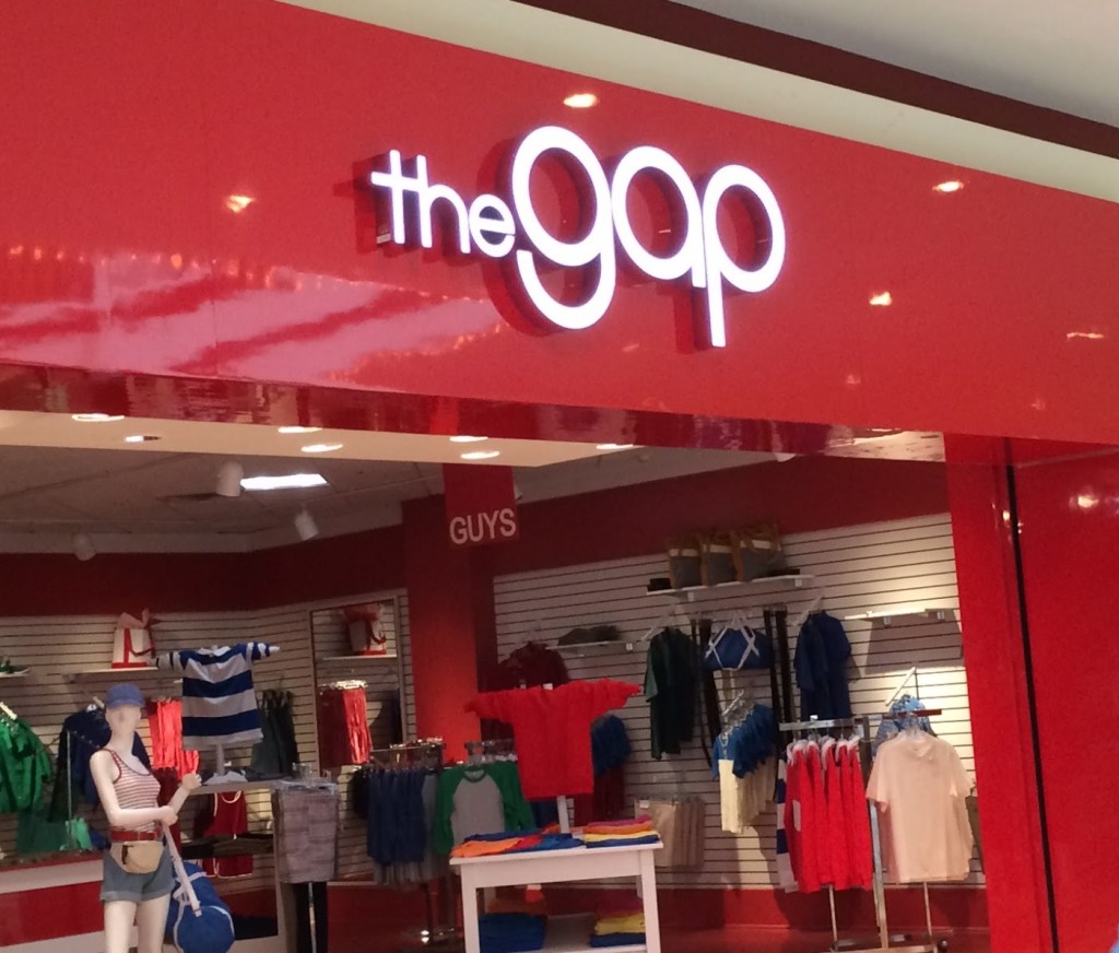 Stranger Things 3- Starcourt Mall Stores, Reviewed – 80s Baby